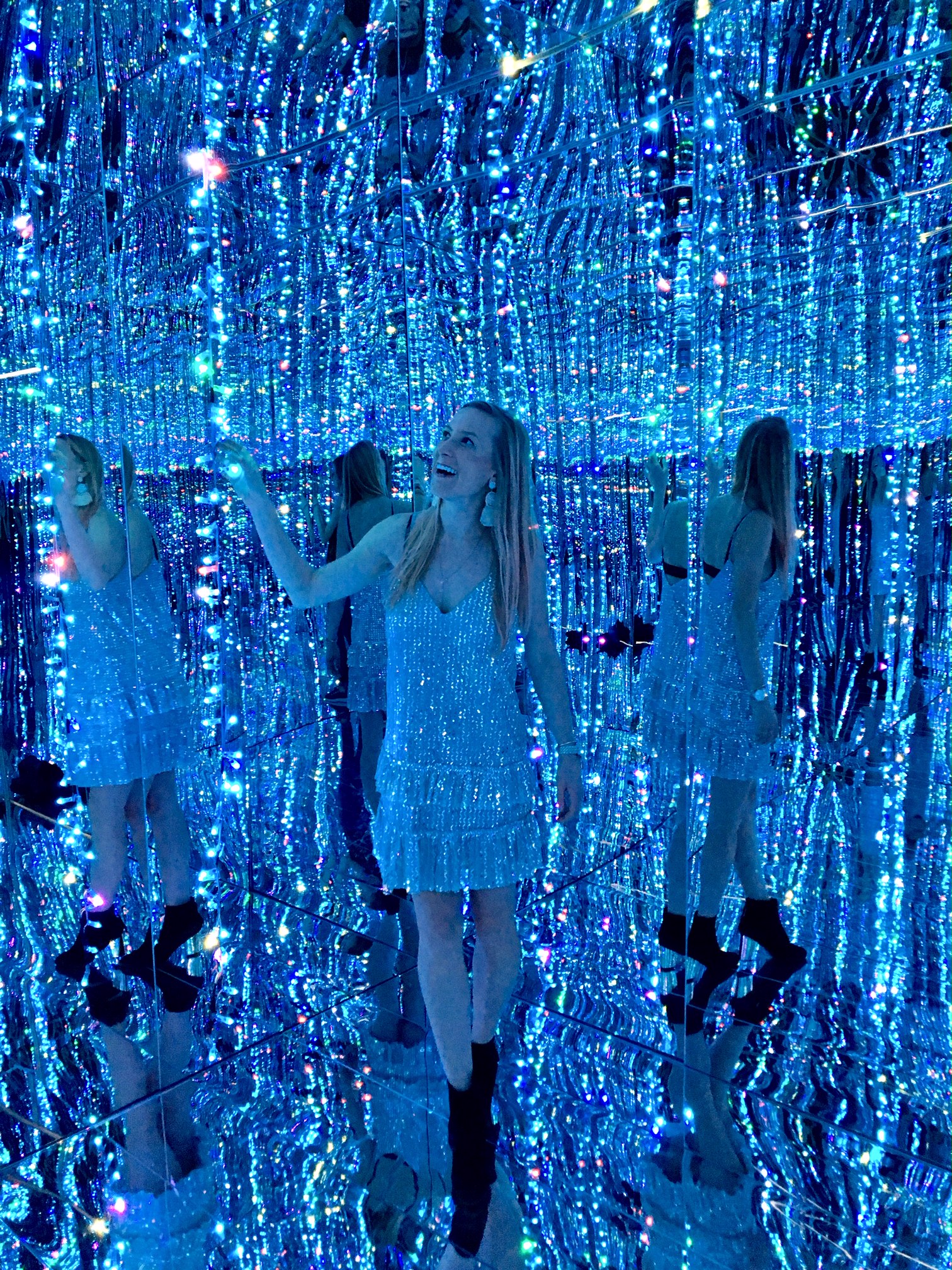 NEW! TFTI Houston Photo Experience Pop-Up Just in Time for the Holidays ...